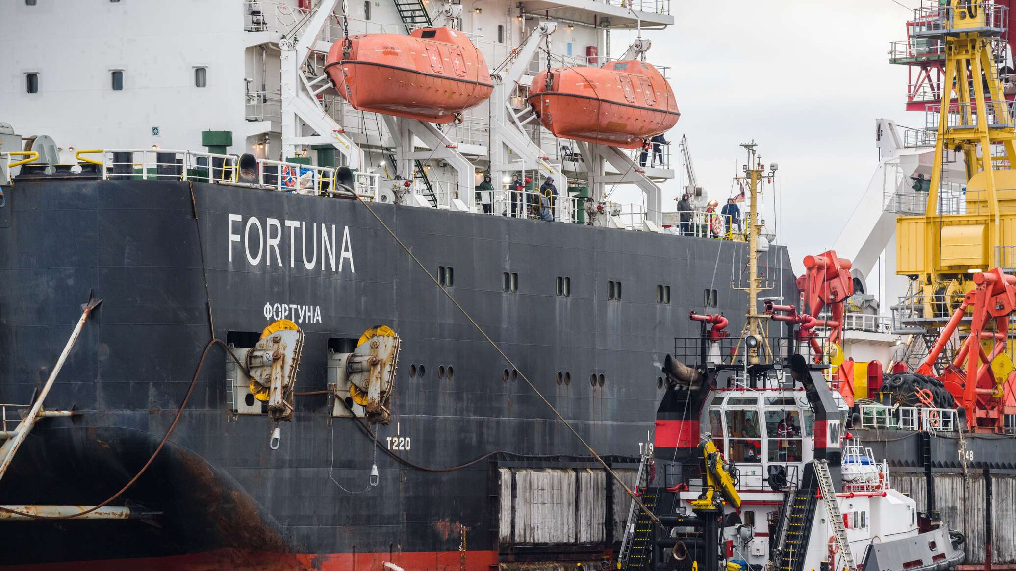 Laivas "Akademik Čerskij" pradėjo kloti "Nord Stream-2" vamzdžius ...