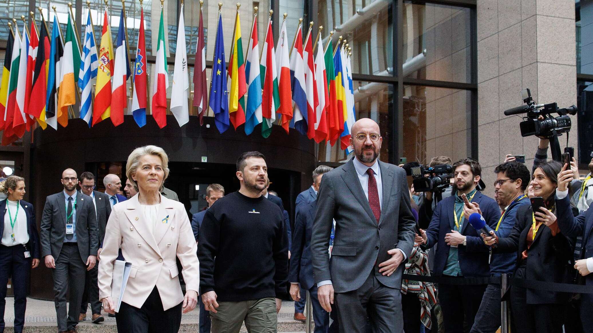 Европе не стоило говорить о "русских танках под Берлином" - 12.12.2023 ...