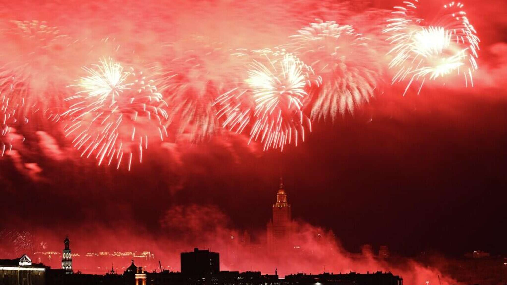 Праздничный салют в Москве. Трансляция - 09.05.2025, Sputnik Литва